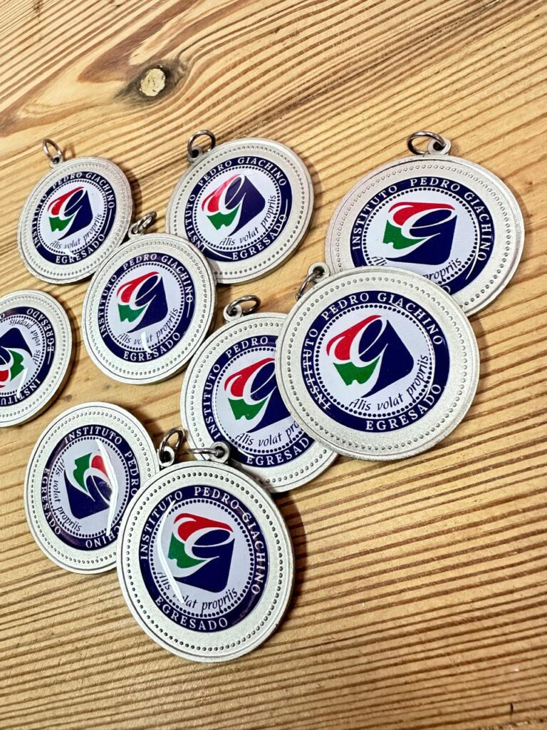Medalla Personalizada con Sticker a Color (Dome) - Diseño Único y ...